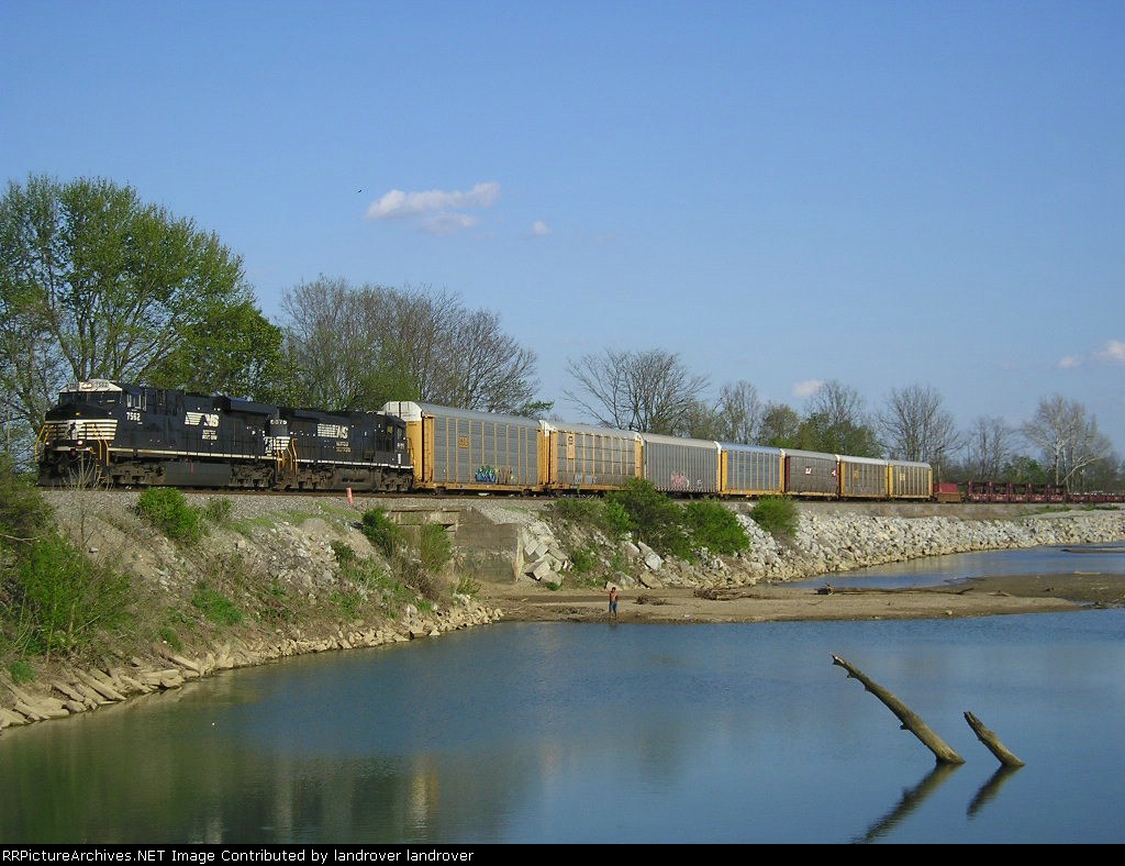 NS 7552 On NS 196 Westbound